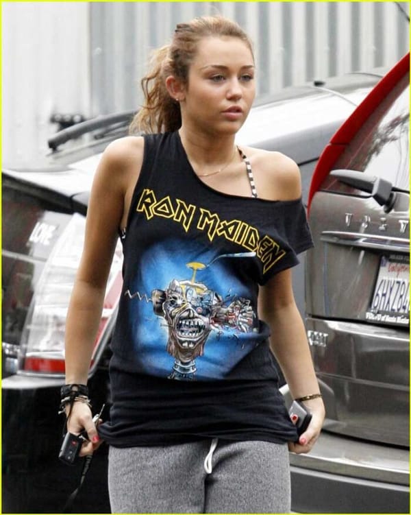 Miley Cyrus covered Metallica Nothing Else Matters - MetalheadCommunity.com